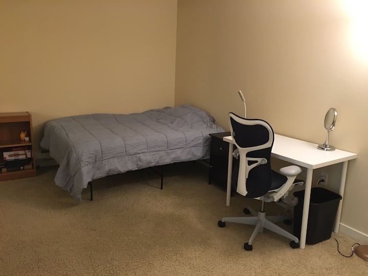Simple 1bd Apt In Center Of Bellevue Downtown - Bellevue, WA