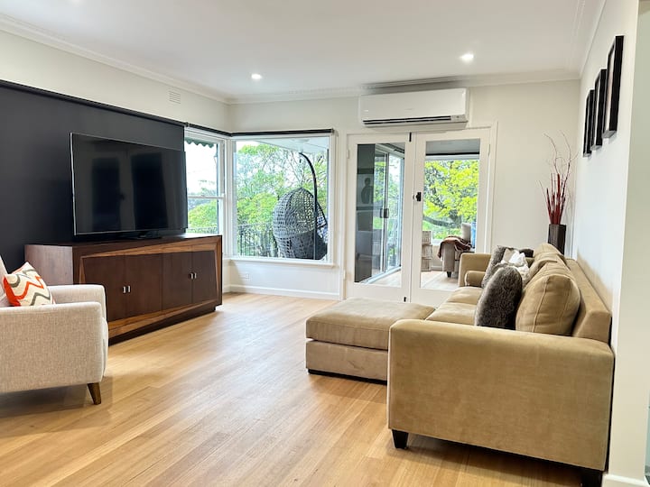 Newly Renovated & Fully A/c’d Top Floor - Dromana