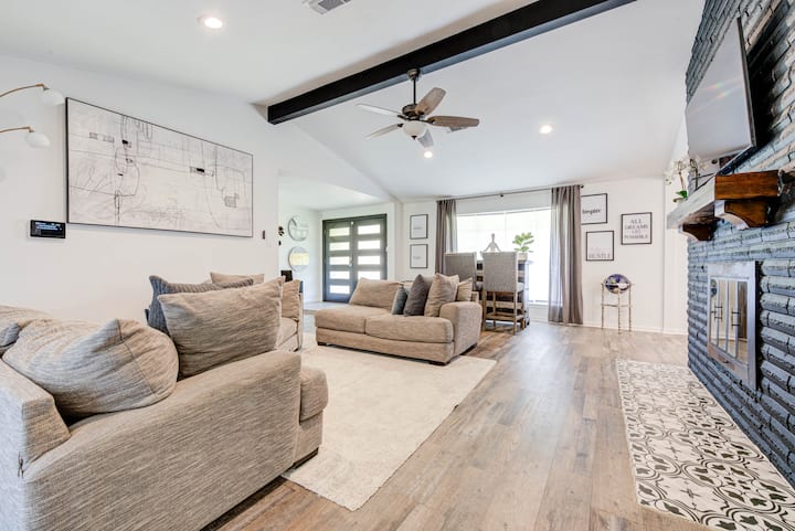 The Vintage Houston  [5br Business Executive Home] - League City, TX