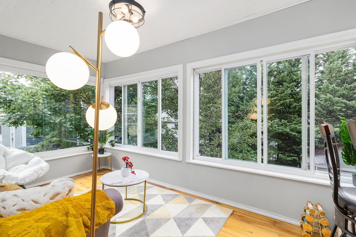 Luxury 5 Bedroom Near Brown & Downtown Providence - Providence, RI