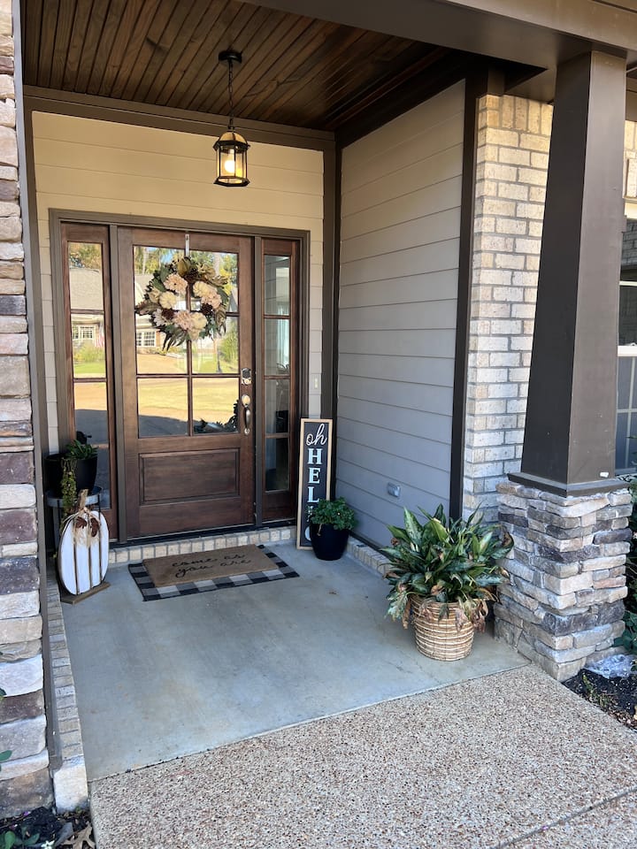 3 Bedroom | 2 Bath Home 4 Miles From The Vaught - Oxford, MS