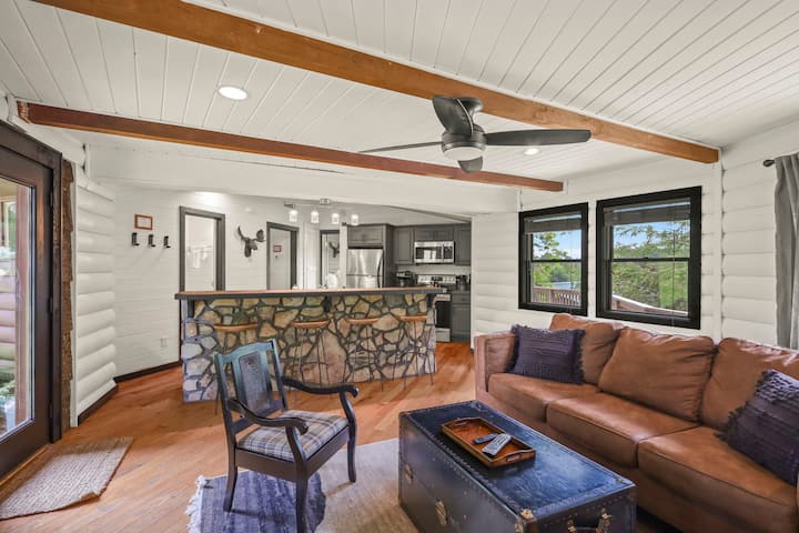 3 Cabins! 3 Hot Tubs! Sleeps 10! - Boone, NC