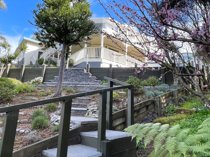 Nz Classic 2 Bedroom Unit With Stunning Views - Whangamatā