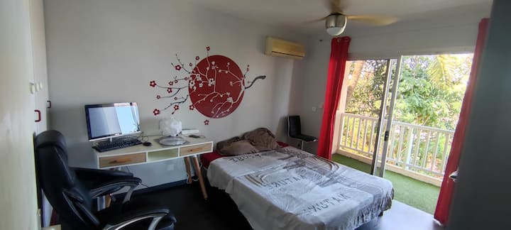Chambre Au Calme, Meublée Avec Clim Et Vue Dégagée - Nouméa