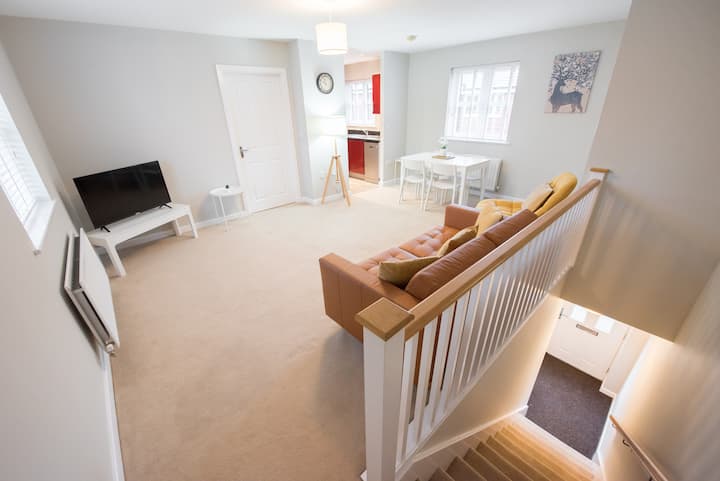 Parking - Fast Wifi - 2 Double Bedrooms - Smart Tv - Colchester