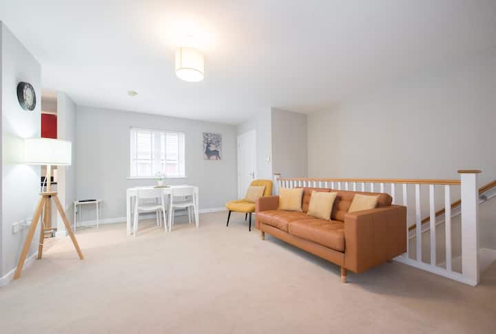 Parking - Fast Wifi - 2 Double Bedrooms - Smart Tv - Colchester