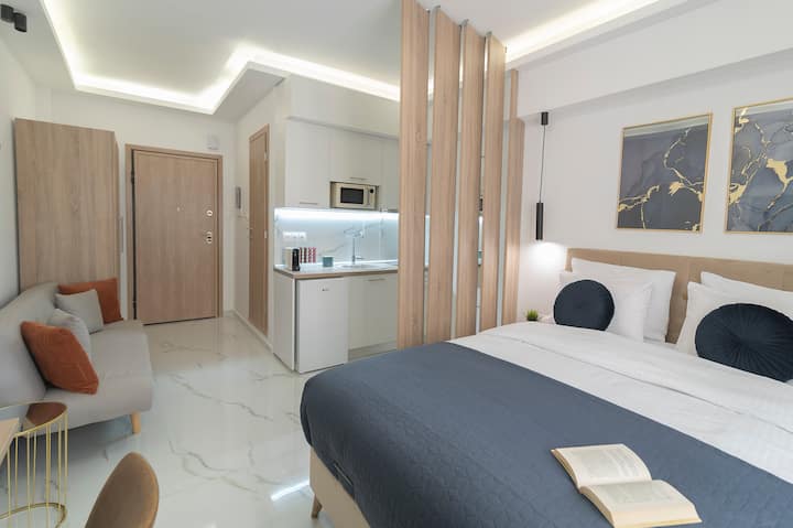 Lia’s Luxury Intown Apartment *Prime Location* - Thessaloniki