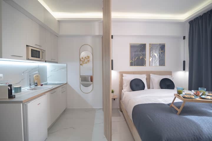 Lia’s Luxury Intown Apartment *Prime Location* - Selanik