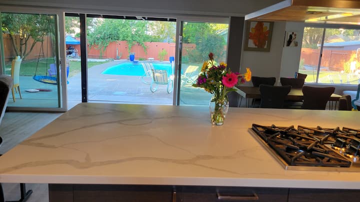 Truly A Rare Find. Remodeled With An Amazing Pool - Davis