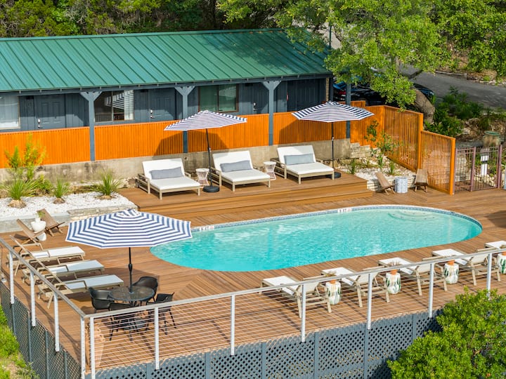 Renovated Double Queen Room In Boutique Hotel - Wimberley
