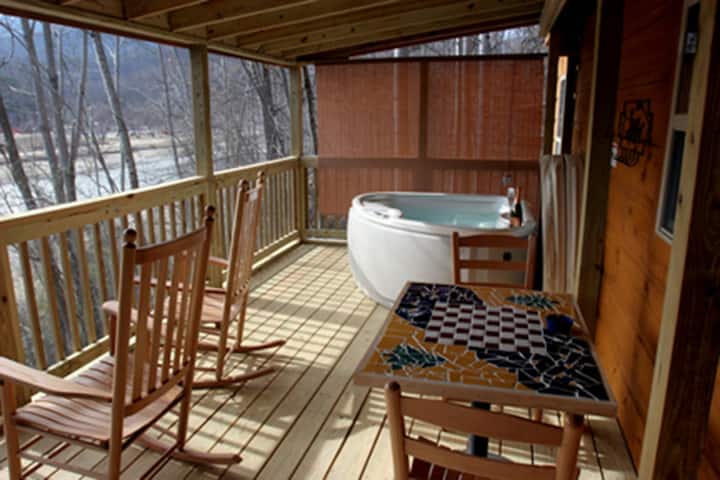 Owl's Nest Cabin - Romantic Cabin On Lake Lure - Lake Lure, NC