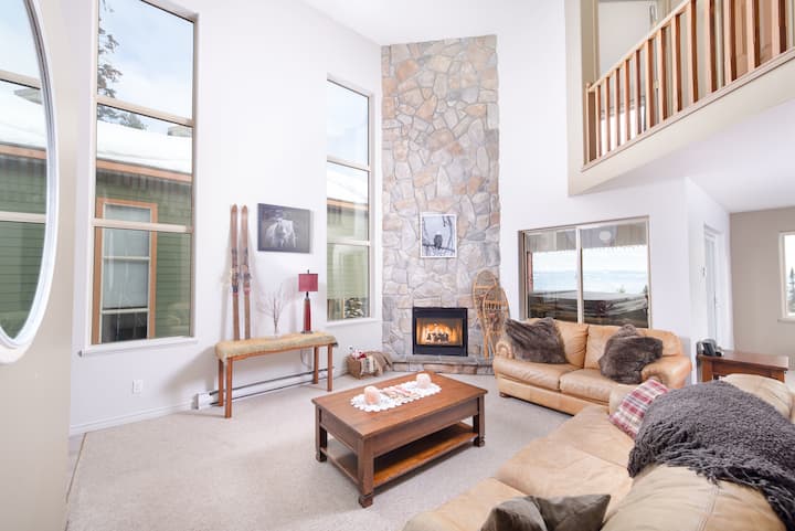 Biggieshideaway - G.e.o/dogfriendly/ski-in/ski-out - Big White Ski Resort, BC