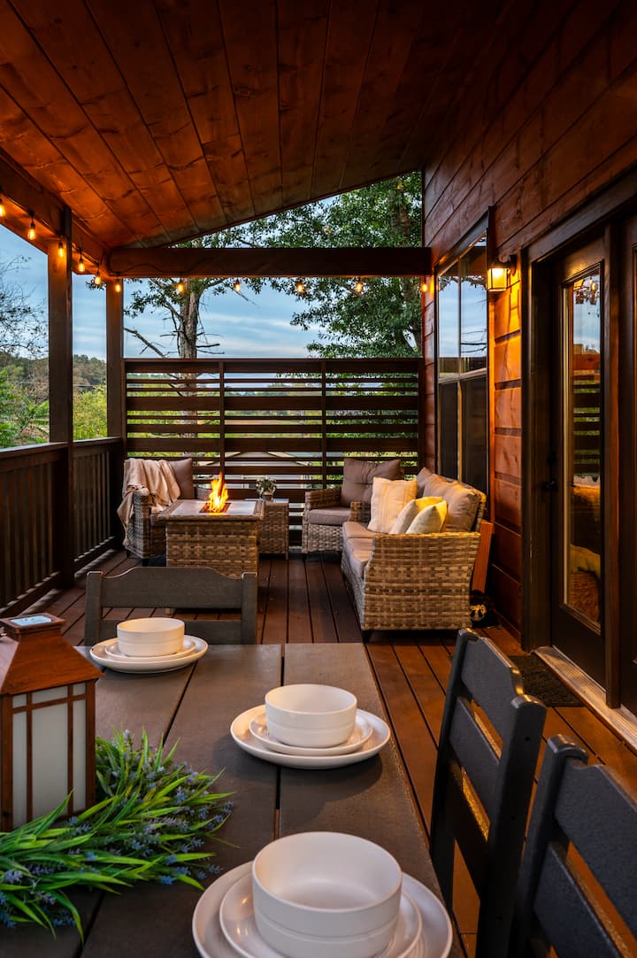 Fall Foliage! Swimspa, Theater, Firepit, Pingpong - Sevierville, TN