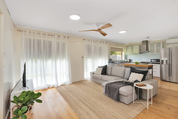 Red Rocks Family Getaway - Linen & Wi-fi Included - Ventnor
