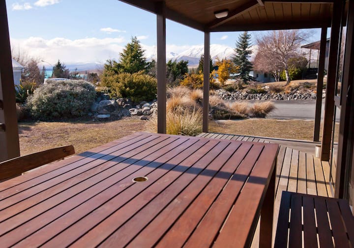 Hall's Cabin | Lake Tekapo - Lake Tekapo