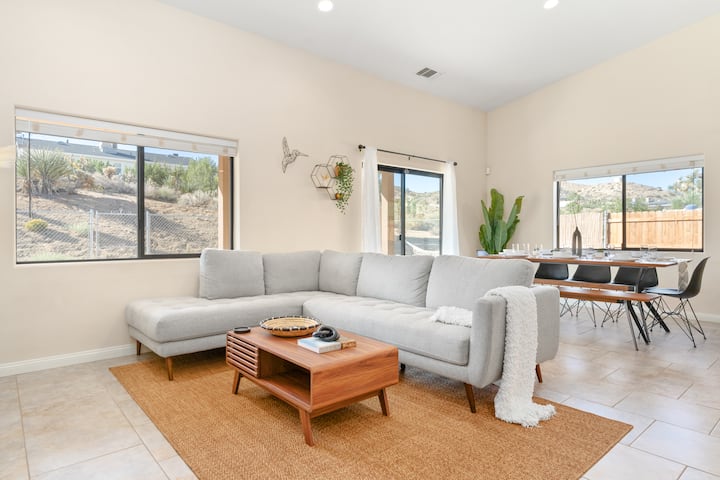 Desert Gold | Spacious 4br Oasis! - Yucca Valley, CA