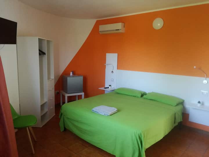Camera Matrimoniale Deluxe Con Bagno Interno - Battipaglia
