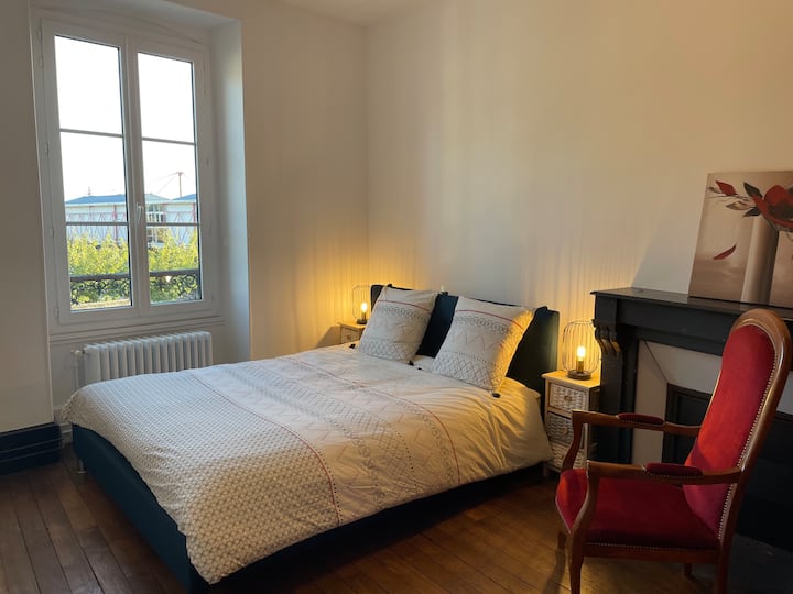 Appartement Ensoleillé+terrasse Proche Cathédrale - Bourges