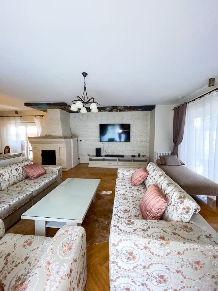 La Casa Tamaris, Vila U Centru Grada - Senta