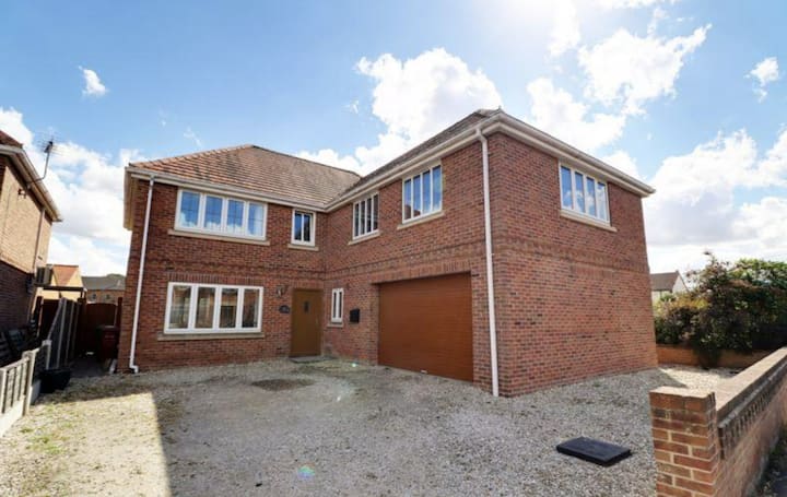 5bed House, 8 Double Beds Perfect For Large Groups - Lincolnshire