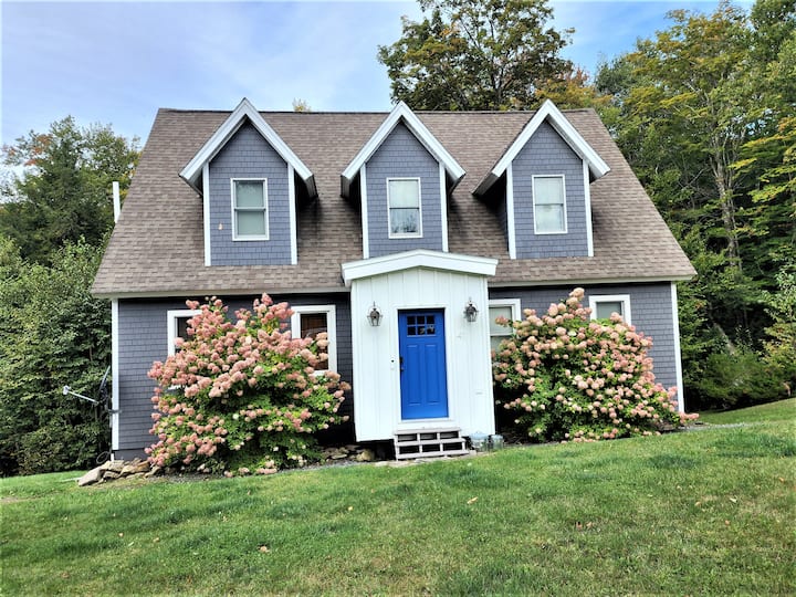 Min From Mt & Town. Hot Tub, Stream + Privacy - Wilmington, VT