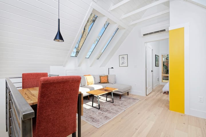 Modern Carriage House In Congress Park - Denver, CO