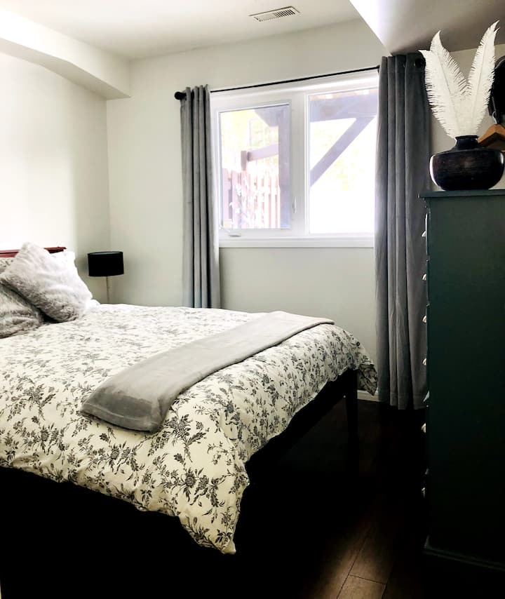 Lovely Garden Suite In Copper Ridge - ユーコン・テリトリー