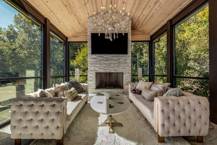 Stunning Cottage Hidden Near Arrington Vineyards! - Tennessee Renaissance Festival
