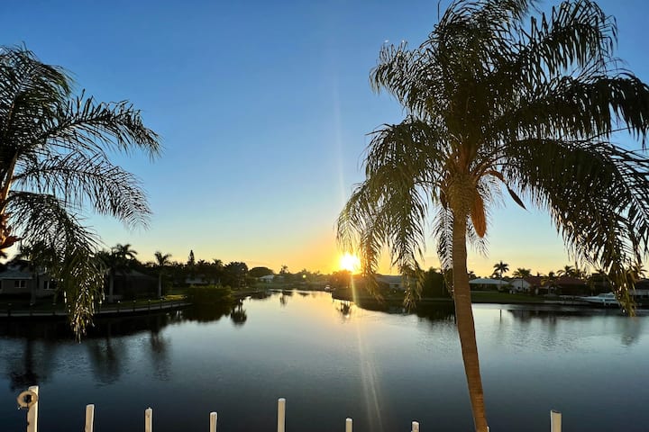 Canal Front Condo With Pool And Sailboat Access - Punta Gorda, FL