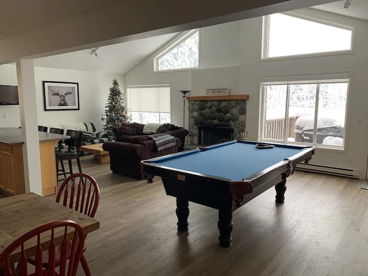 Private Large Chalet Ski-in/out Perfect Location - Big White Ski Resort, BC