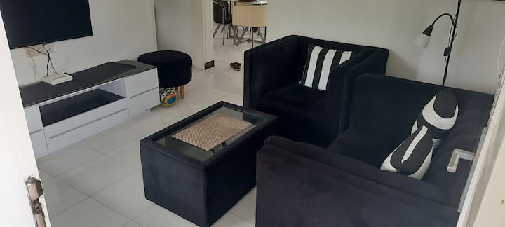 Cheerful Bright Newly Built 2 Bedrooms House - Garut