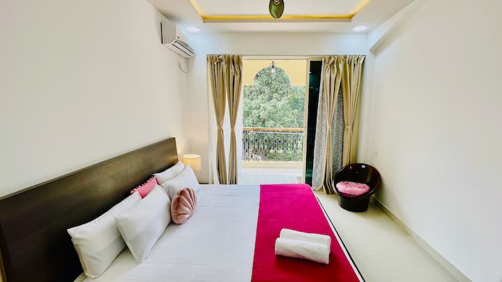 Lux 2bhk Condo Nr Calangute Beach- Pool N Parking - Goa