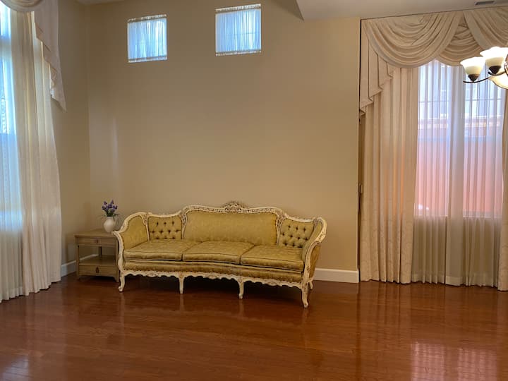 Ze3 Private Bedroom Queen Size Bed - San Jose, CA