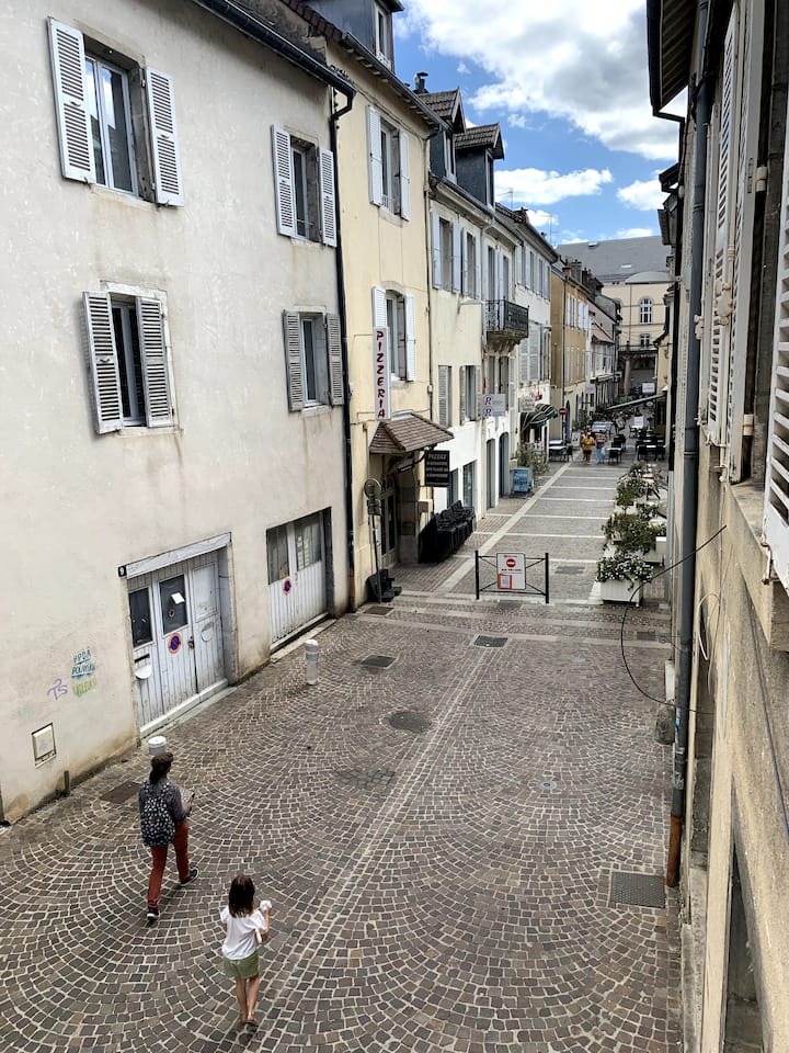 Logement Au Coeur De La Ville - Ibis Budget Lons le Saunier
