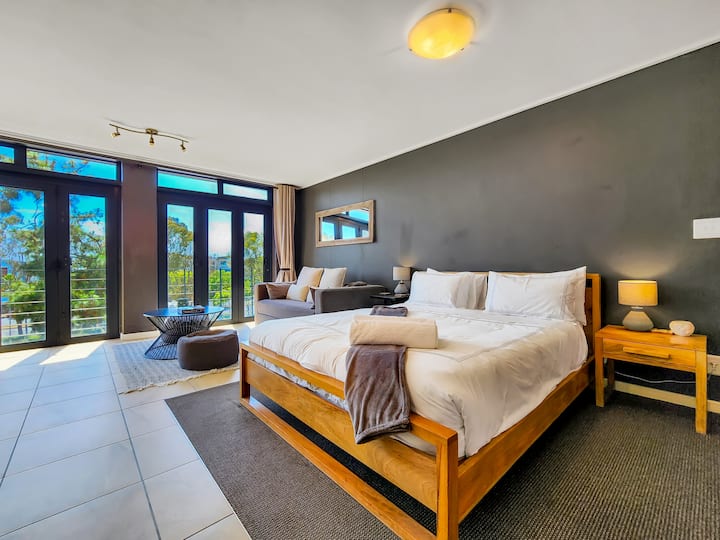 Comfy, Spacious & Central Studio In Green Point - Camps Bay