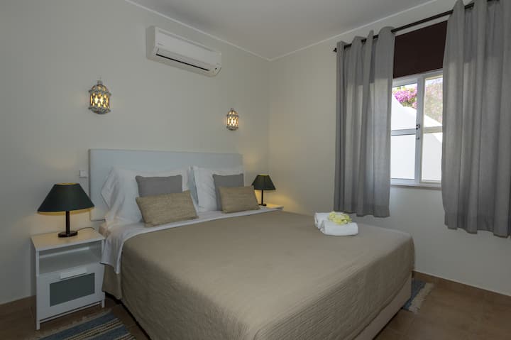 T2 - Two Bedroom Apartment With Garden View - Carvoeiro