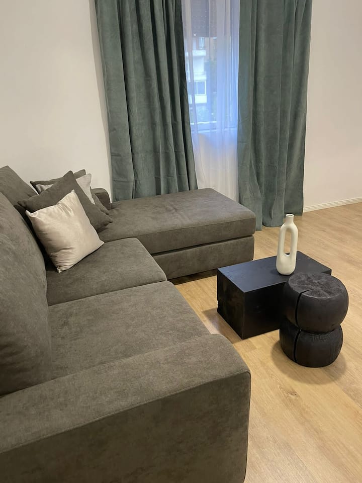 Tranquility Apartment Tirana Near The City Center - Tirana