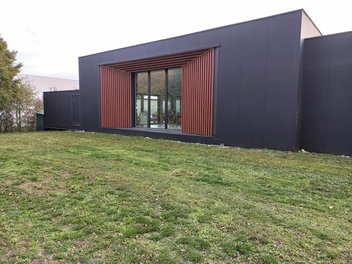 Maison Avec Piscine 4 Chambres  Pour 8 Personnes - Bourges