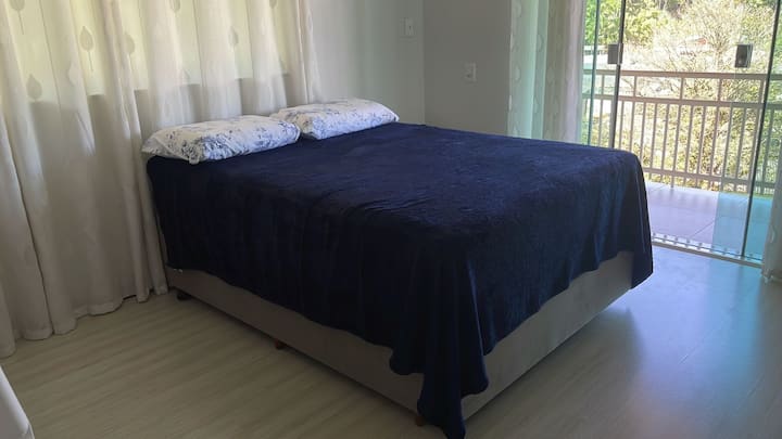 Suíte Com Entrada Externa Na Casa - Blumenau