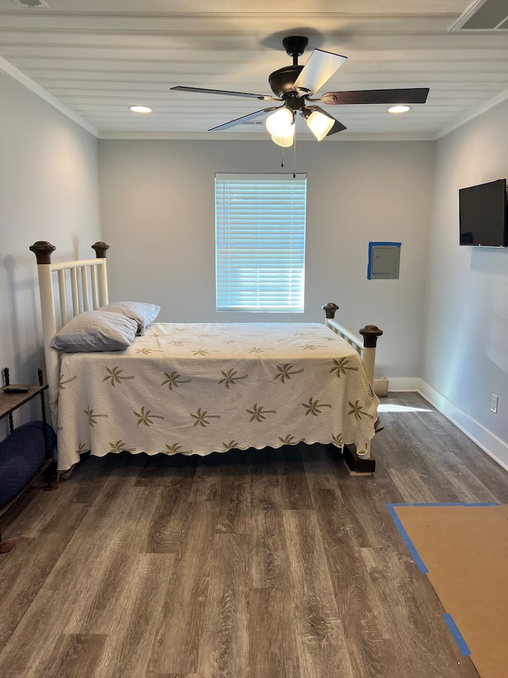 Clean, & Comfortable Room Downtown Smithfield Nc - Smithfield, NC
