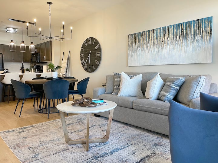 Lakeview Modern In Mission District - 2 Bed Condo - Kelowna