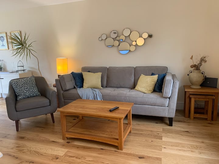 3 Bedroom\2 Bathroom House Parking\garden Windsor - Slough