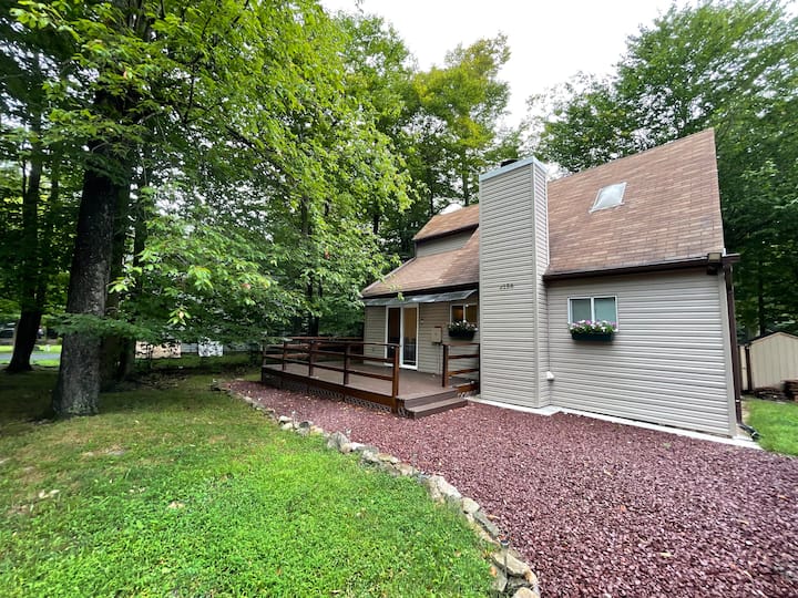Charming 3-bedroom House In Tranquil Tobyhanna. - Tobyhanna, PA