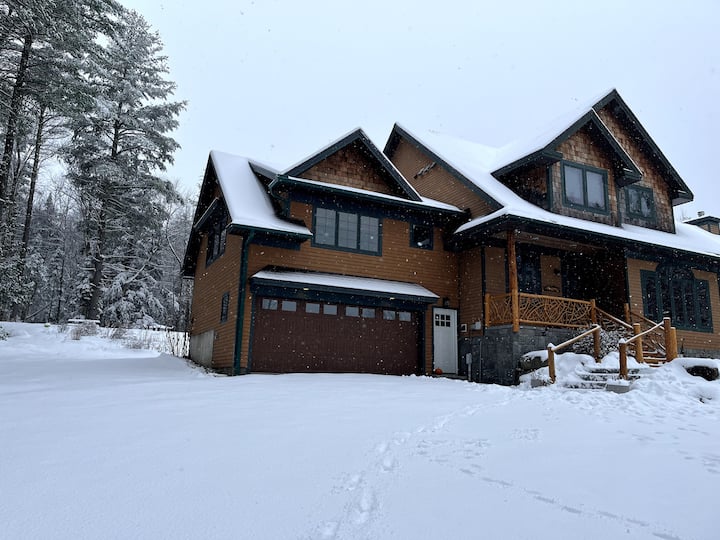 Shiraz House: Garage Studio With Queen Bed. - Gore Mountain, NY