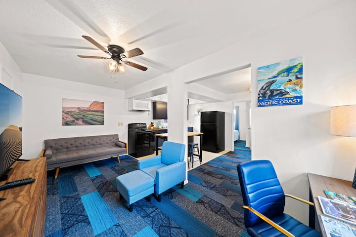 Hotel Corner Suite W/ Full Kitchen. No Cleaning Fees! - Pacific City, OR