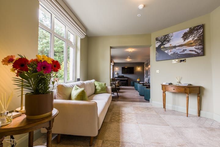 Luxury House Approx 750m  Killarney Town Centre (Accommodates 23) - Killarney