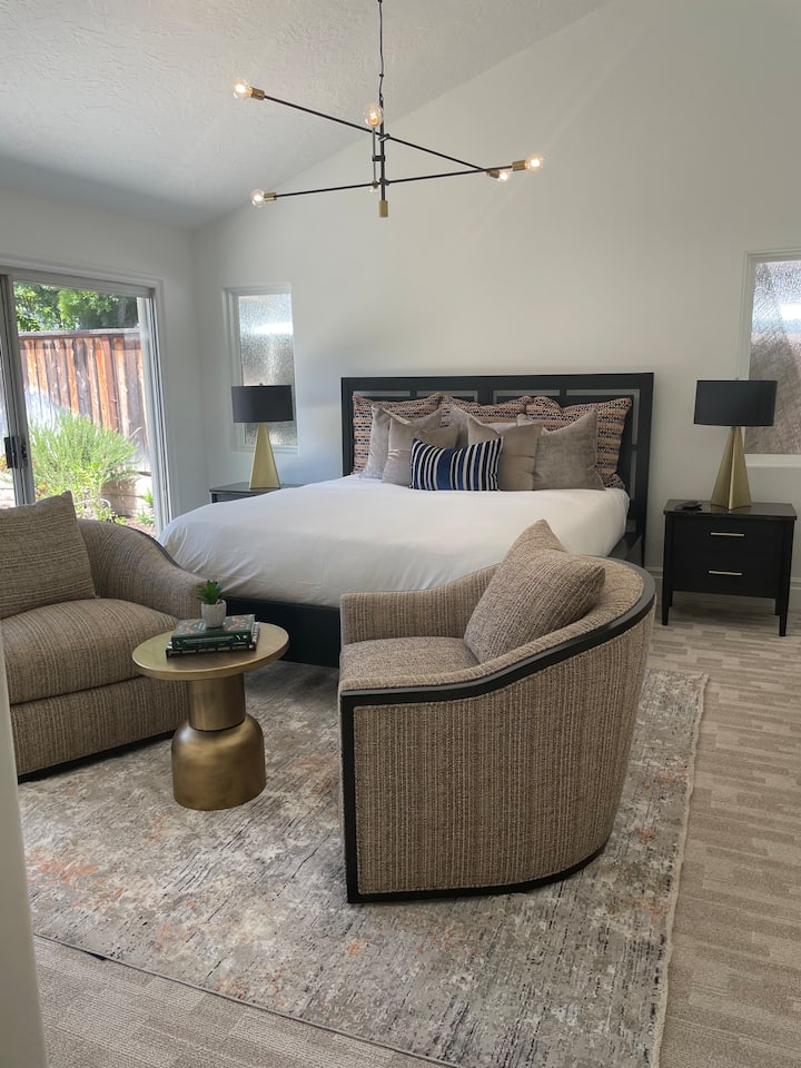 Beautiful Mid Centry Light And Bright Home. - Mission Viejo, CA