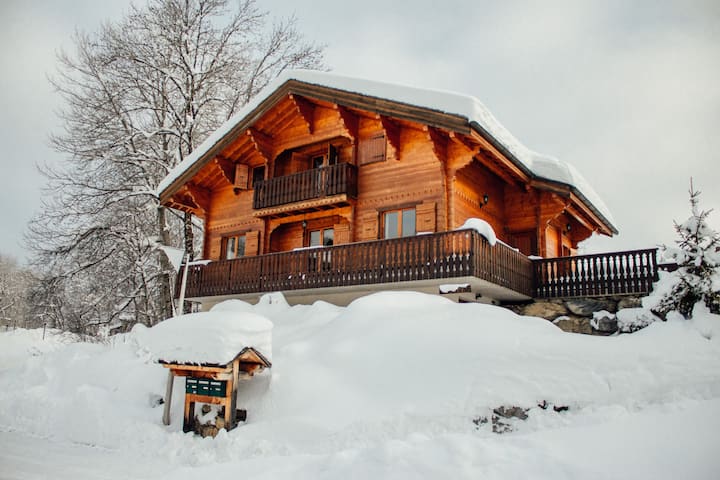 5-bedroom Traditional Alpine Chalet In Les Carroz - Flaine