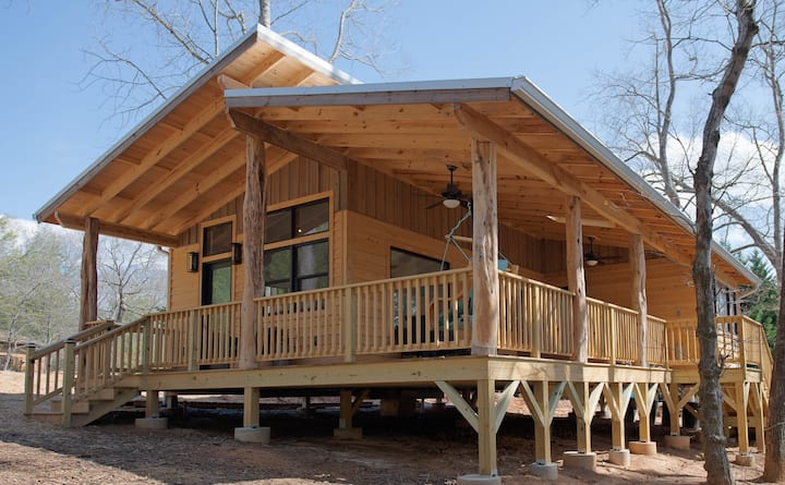 Tranquil Cabin W/ Hot Tub - Asheville, NC
