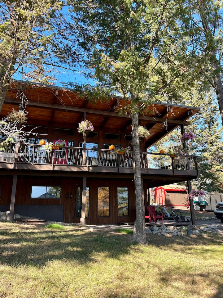 Beautiful Large Cozy Cabin 2 Min From The Beach. - Invermere